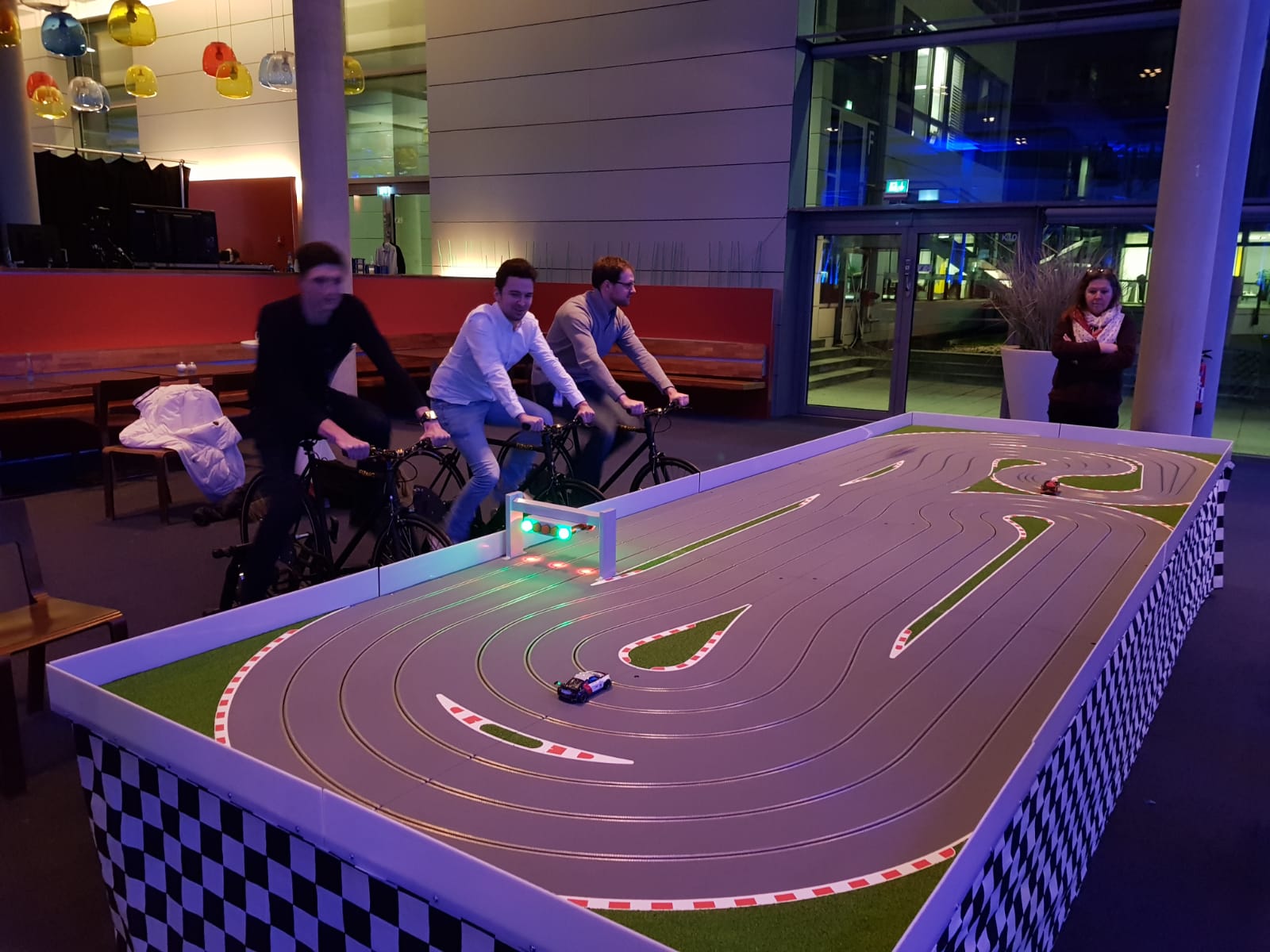 Carrera-Rennbahn mieten – Arena der Wunder AG