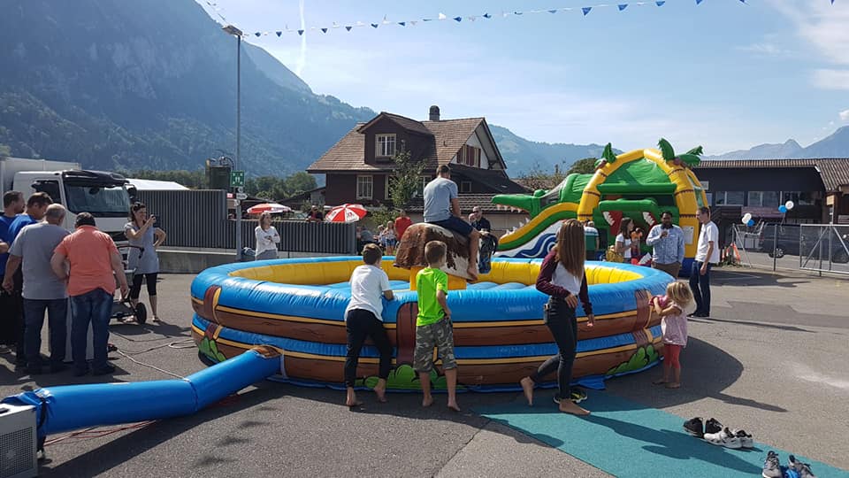 Bullenreiten mieten – mechanischer Bulle – Arena der Wunder AG