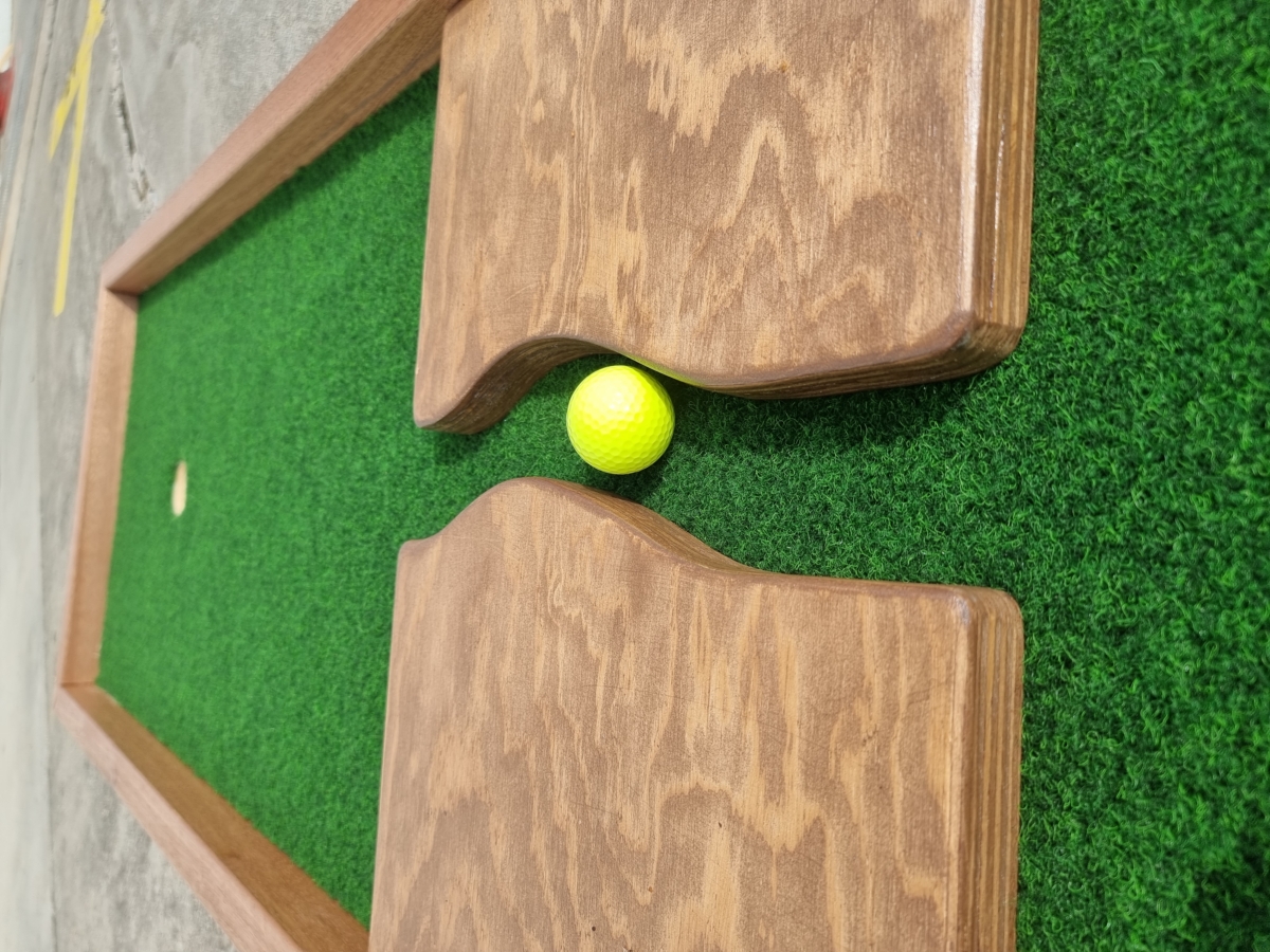 Minigolf Deluxe mieten – Arena der Wunder AG
