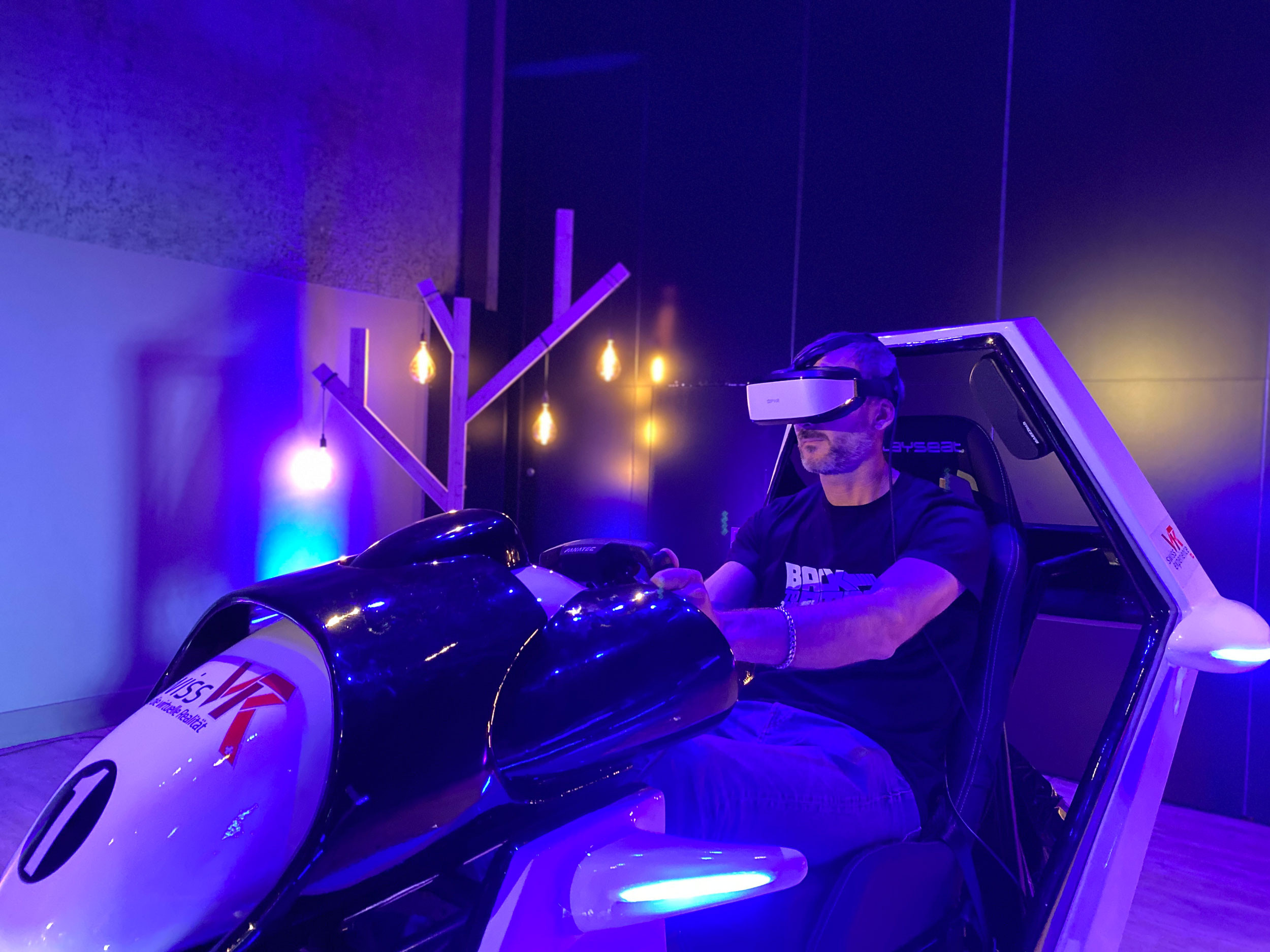 Virtual Reality Race Car mieten bei Arena der Wunder Virtual Reality Race Car mieten bei Arena der Wunder