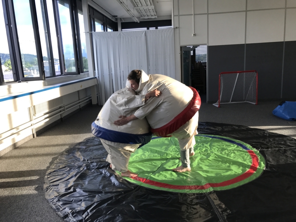 Sumo Ringer aufblasbar mieten – Arena der Wunder AG